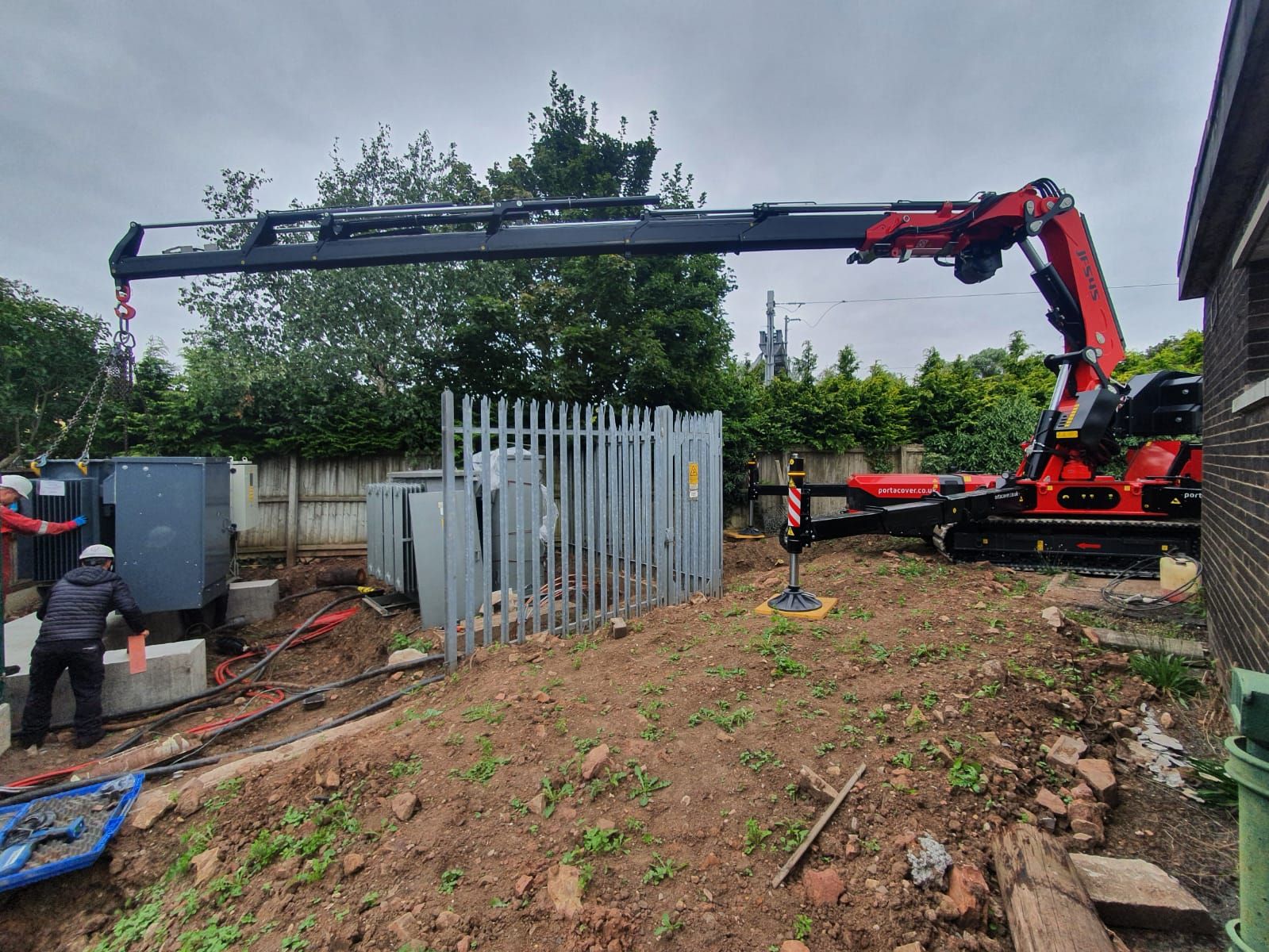 Compact Cranes - Portacover